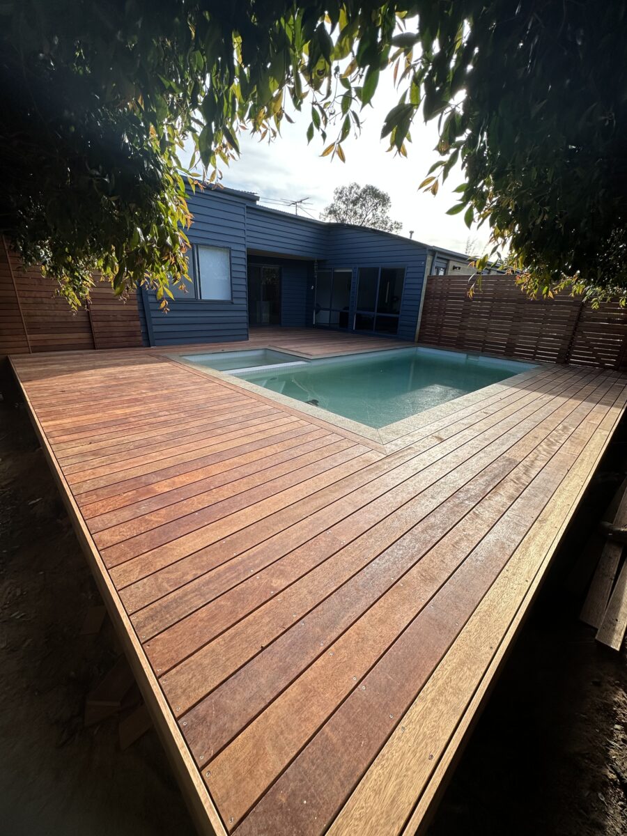 Outdoor Timber Deck Builder Mornington » Mornington Builders